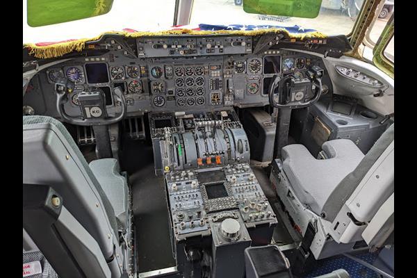 USAF KC-10 visits Avalon as swan song approaches | News | Flight Global